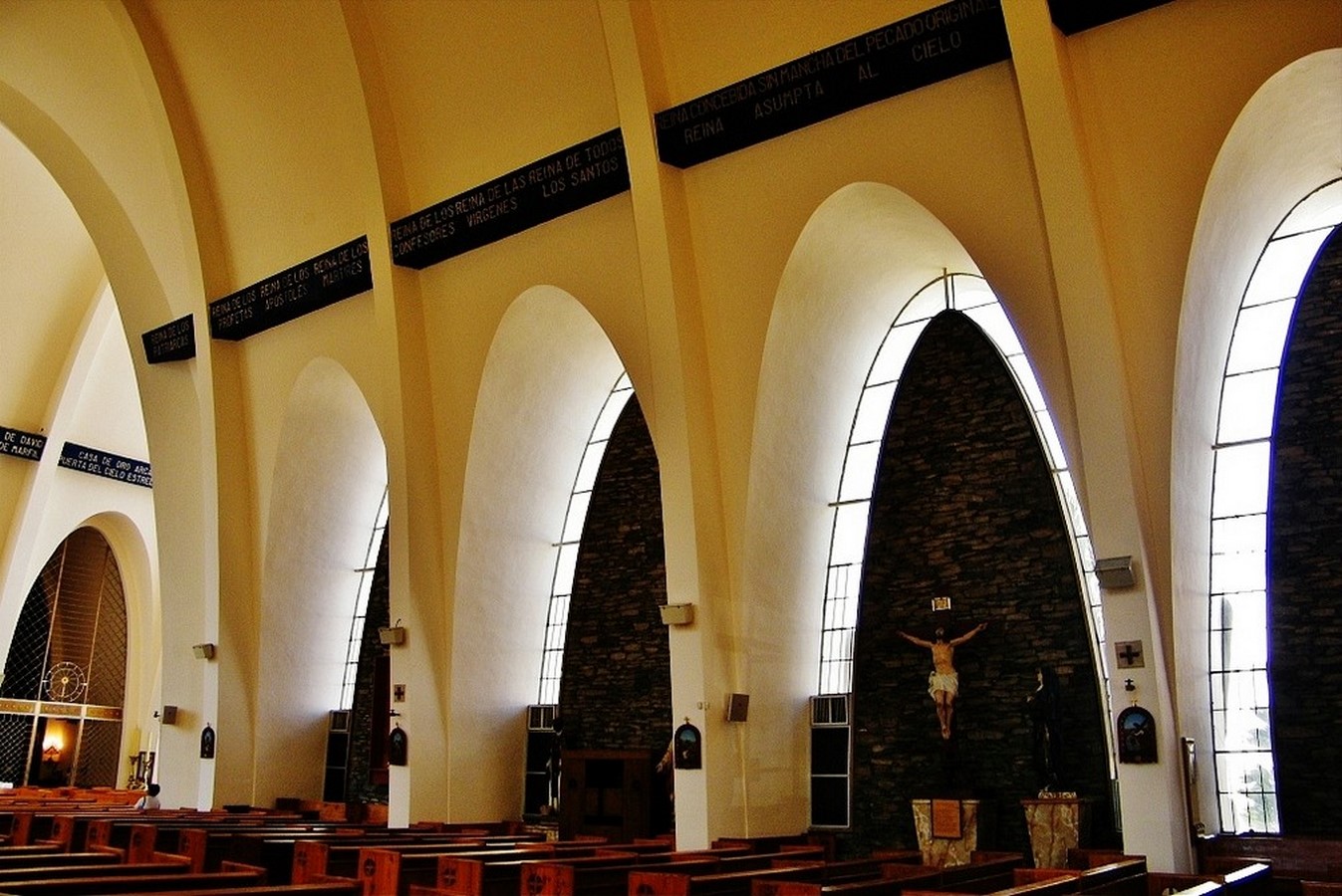 La Purísima Church: A Modern Religious Landmark - Archibis
