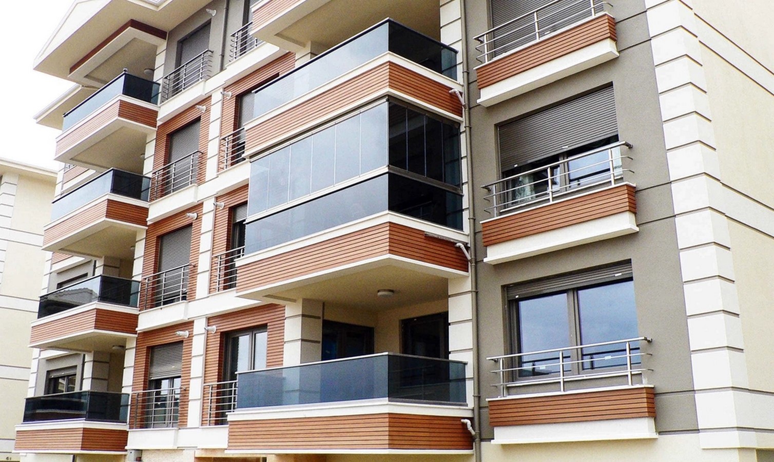 Revolutionizing Exteriors The Technowood AluClick Façade System - Archibis